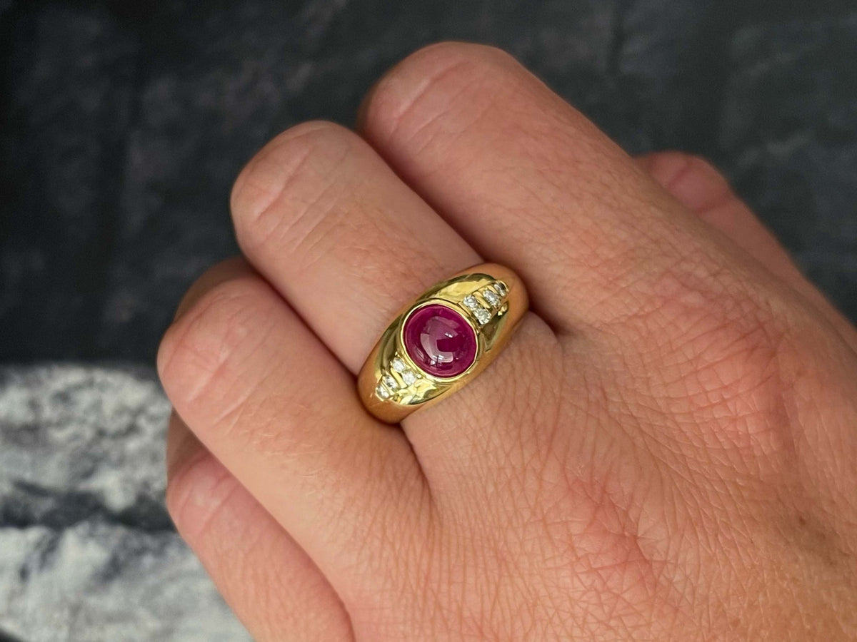 Vintage Cabochon Red Ruby and Eight Diamond Ring | Solitaire Jewelers ...